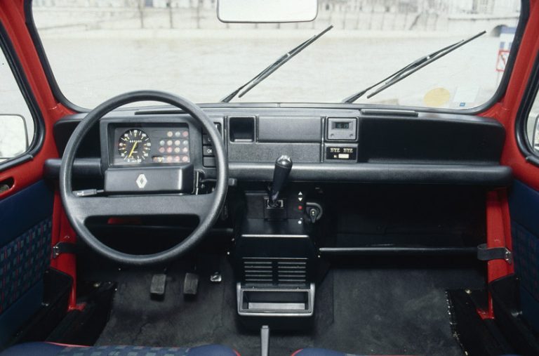 The Renault 4 – Five things you need to know | Car & Classic Magazine