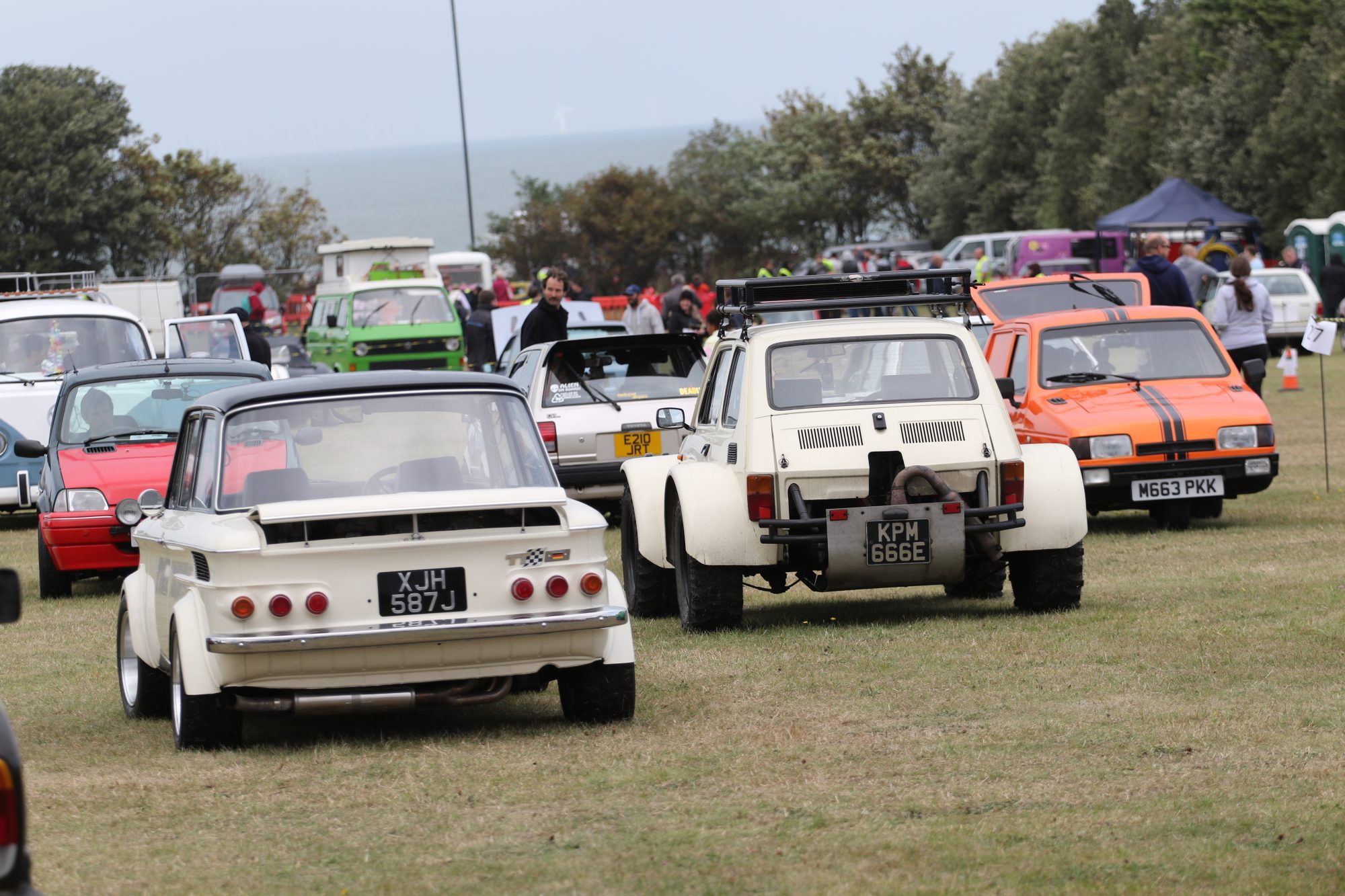It’s Oh So Retro! – Show Report | Car & Classic Magazine