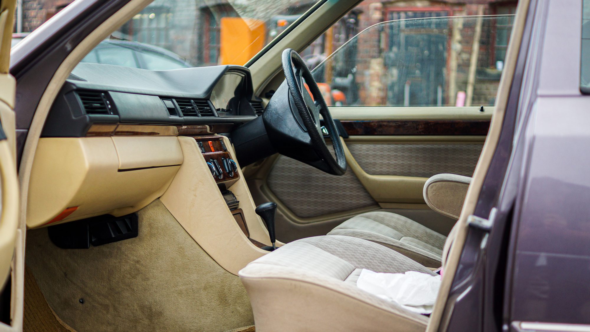 Car & Classic: The Rescues – W124 | Car & Classic Magazine