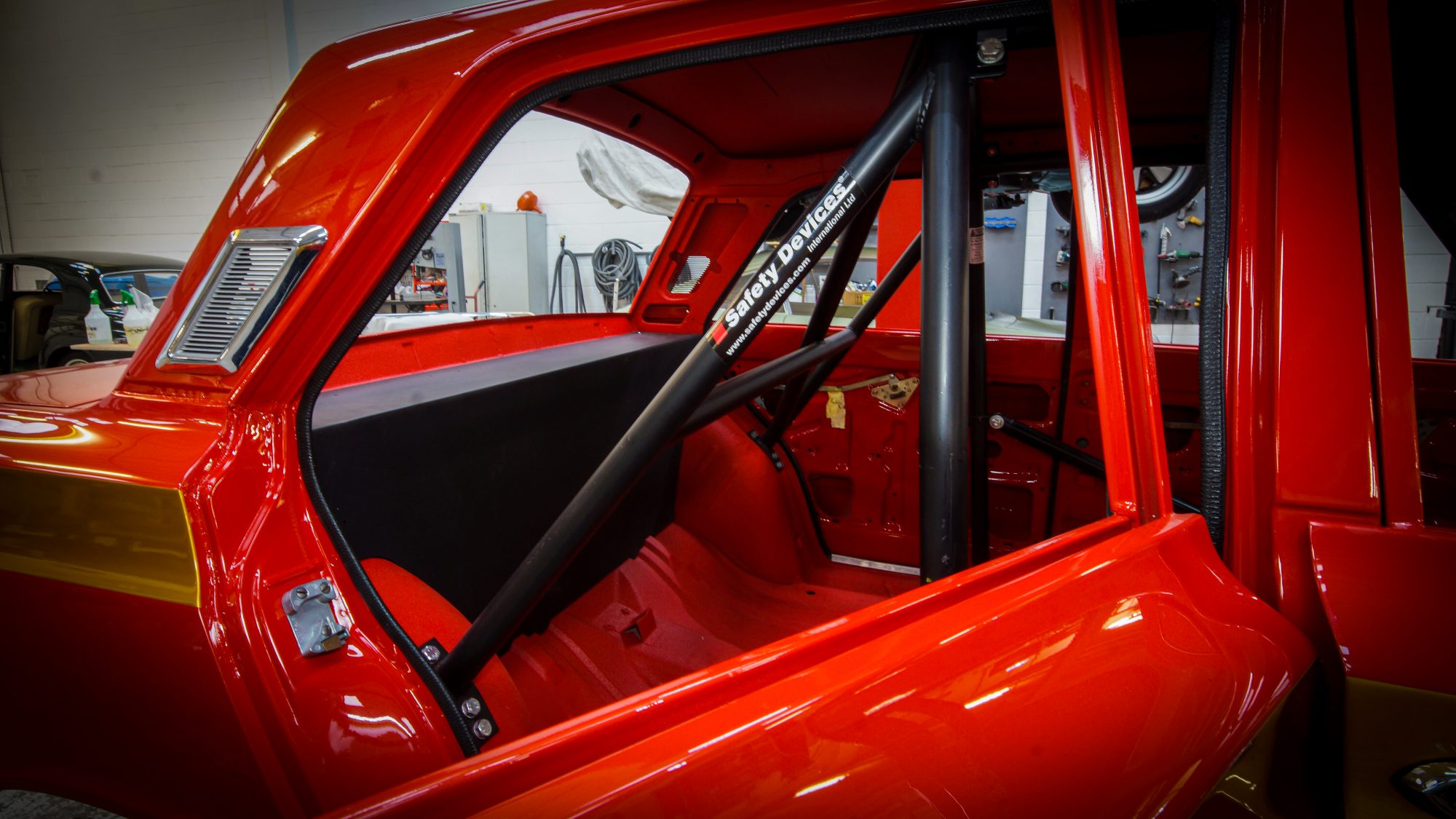 Project ‘65 – Paint’s On! | Car & Classic Magazine