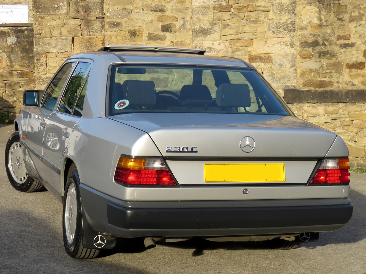 1989 Mercedes-Benz 230E – Classified of the Week | Car & Classic Magazine
