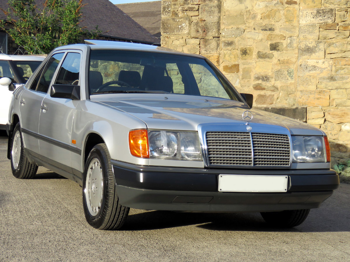 1989 Mercedes-Benz 230E – Classified of the Week | Car & Classic Magazine