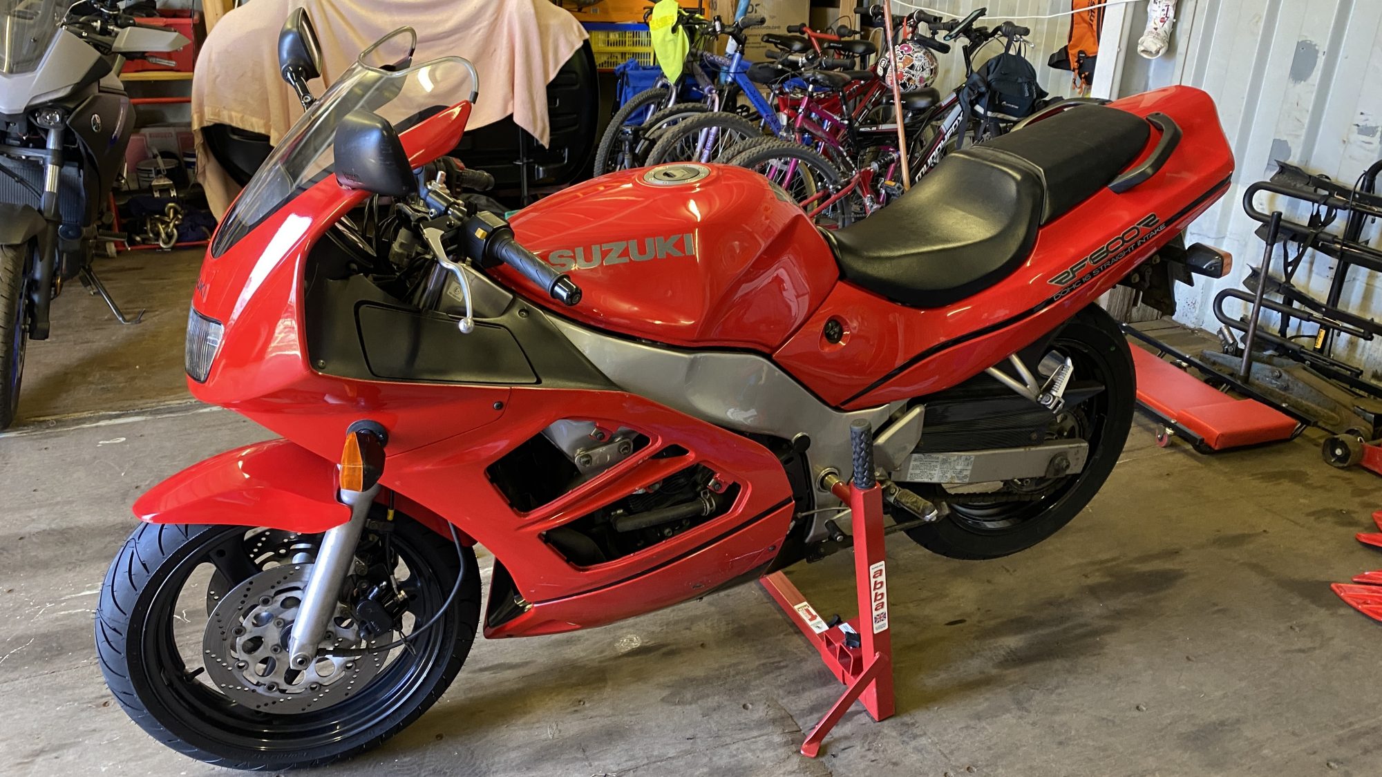 1997 Suzuki RF600R – Finishing Touches | Car & Classic Magazine