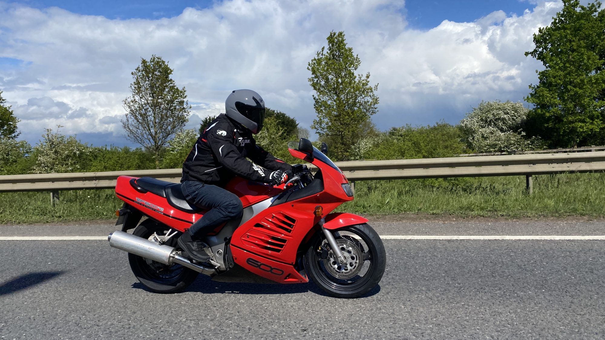1997 Suzuki RF600R – Time To Hit The Road | Car & Classic Magazine