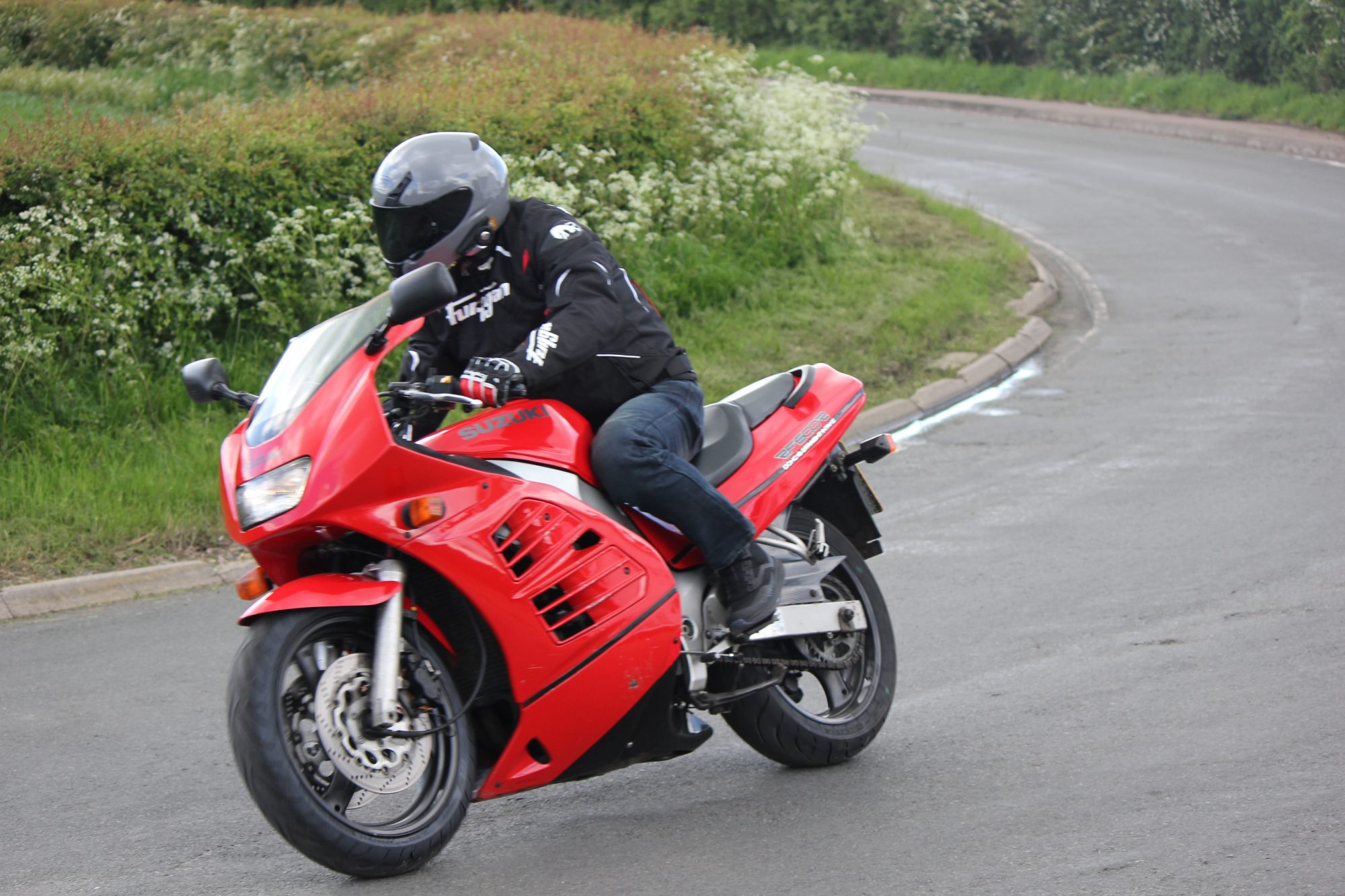 1997 Suzuki RF600R – Time To Hit The Road | Car & Classic Magazine