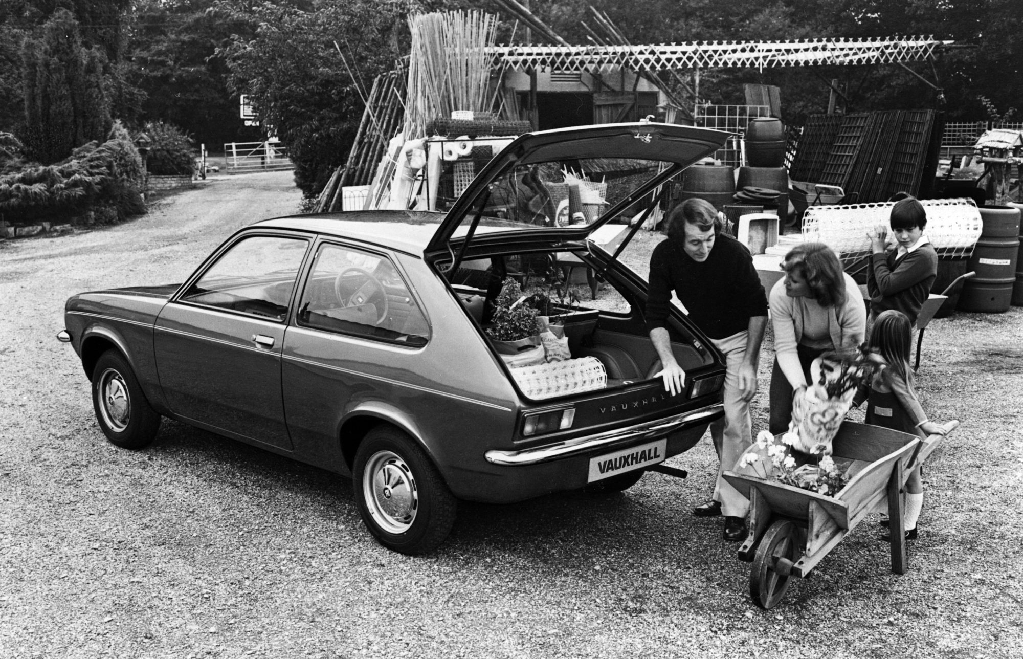 The Beaulieu Autojumble is Back, Baby! | Car & Classic Magazine