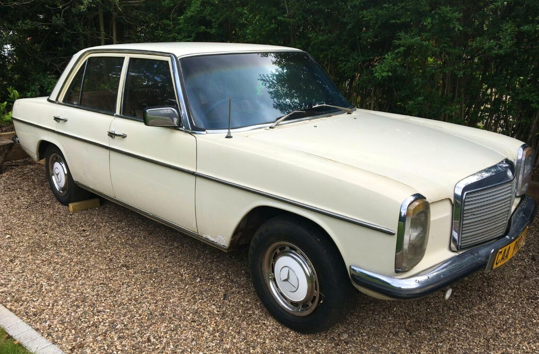 1975 Mercedes-Benz W115 – Project Profile | Car & Classic Magazine