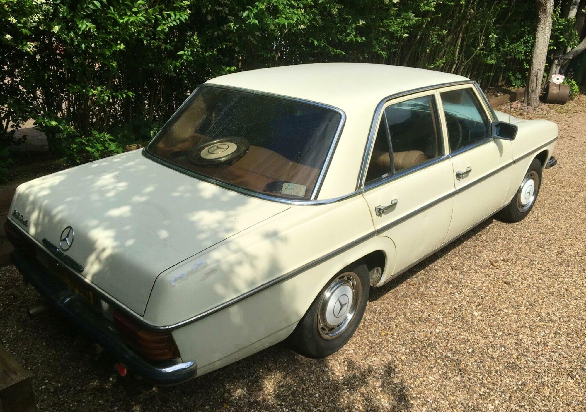1975 Mercedes-Benz W115 – Project Profile | Car & Classic Magazine