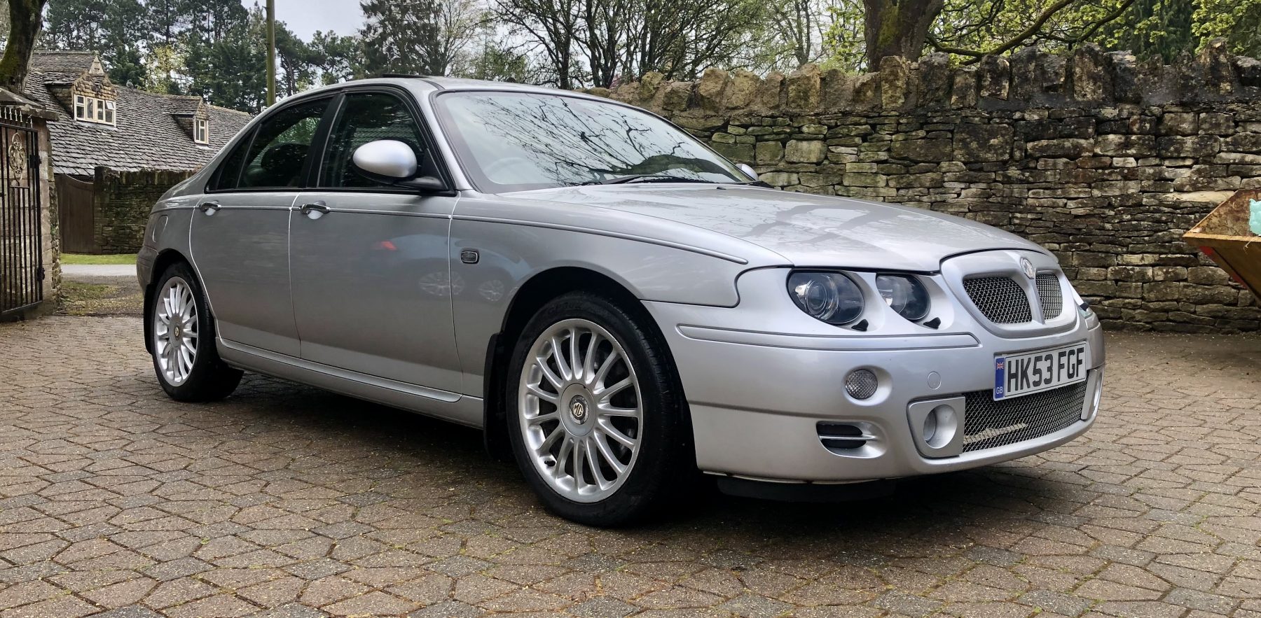 MG ZT 260 – Classified of the Week | Car & Classic Magazine
