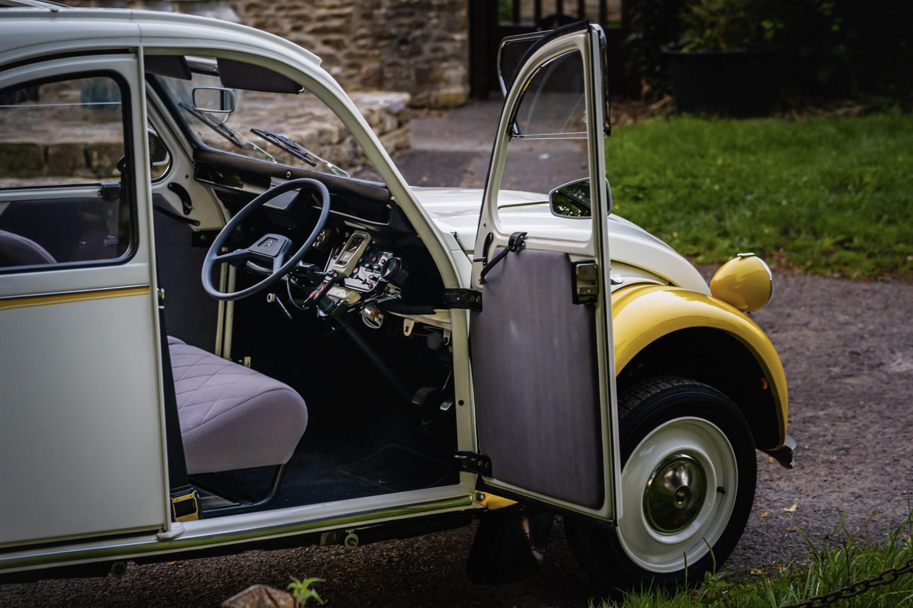 A 2CV With A Difference – The Electric 2cEv | Car & Classic Magazine