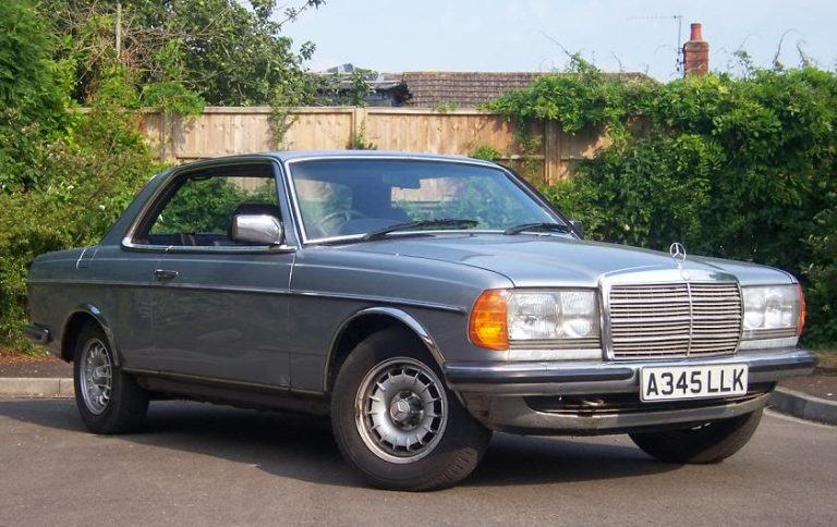 Mercedes-Benz W123 – The Ultimate Classic? | Car & Classic Magazine