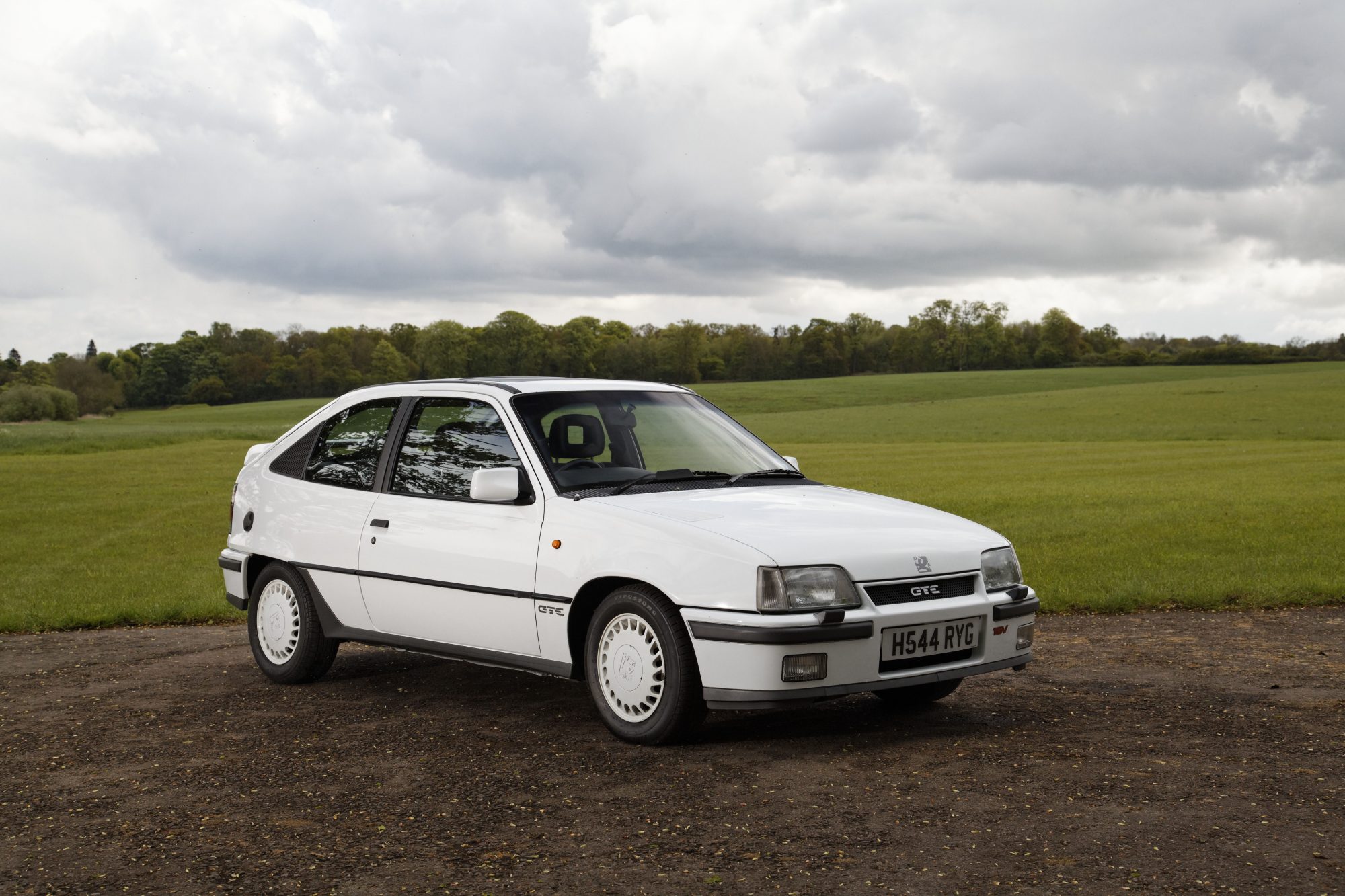 A Faster Astra – Hot Hatch Legends | Car & Classic Magazine
