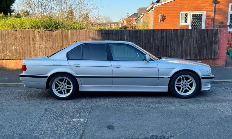 2001 BMW E38 740i – Classified of the Week | Car & Classic Magazine