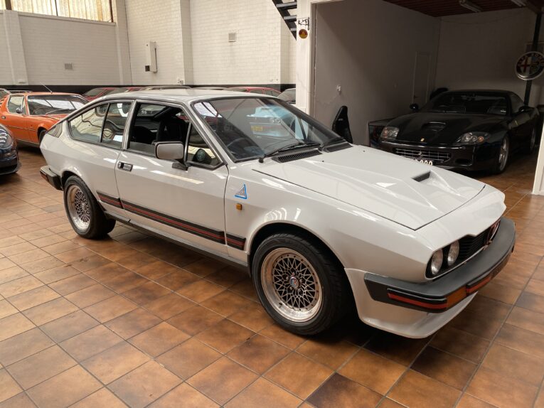 1984 Alfa Romeo GTV6 – Classified of the Week | Car & Classic Magazine