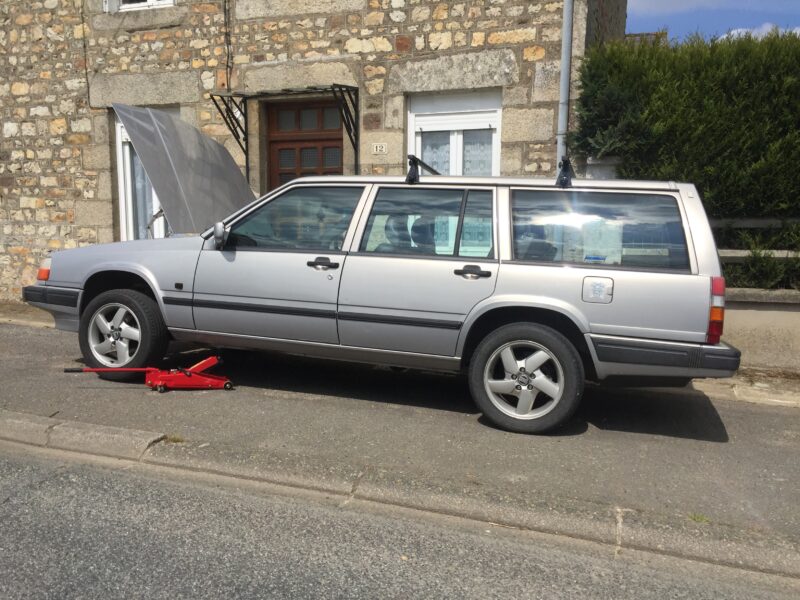 Carpoint Trolley Jack – Product Review | Car & Classic Magazine