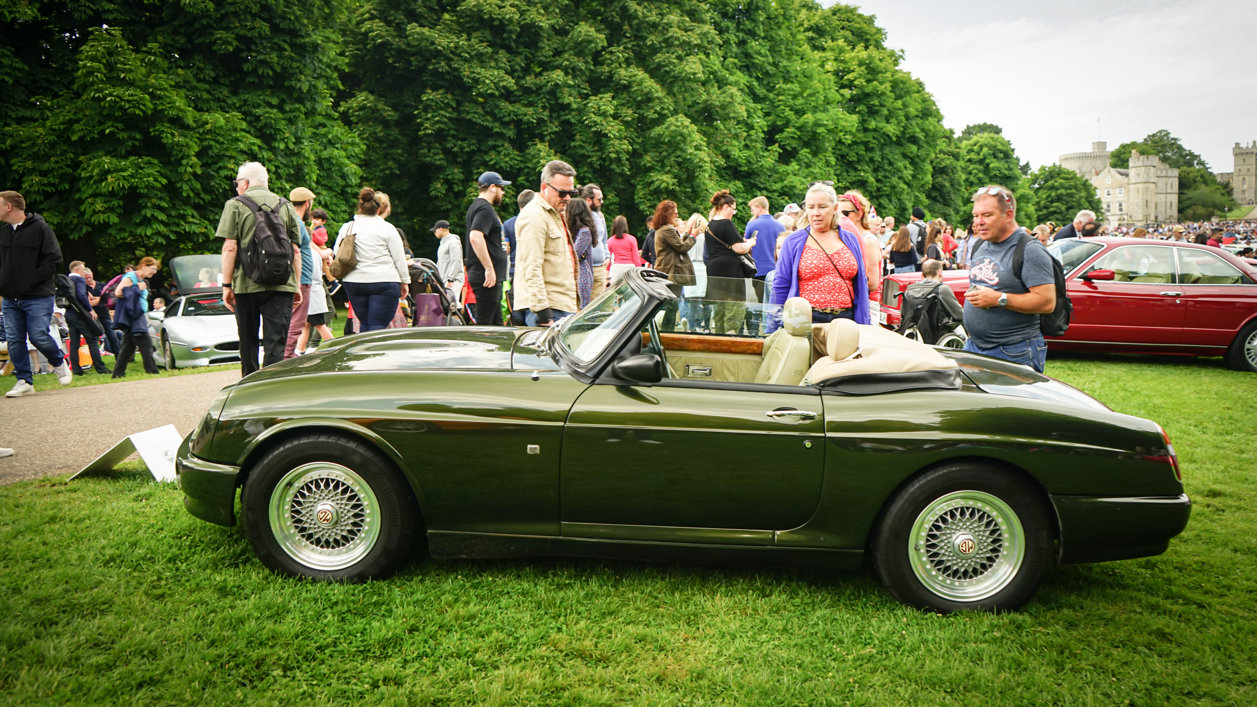 Platinum Jubilee – Classic Car Fans Flock to Windsor | Car & Classic ...