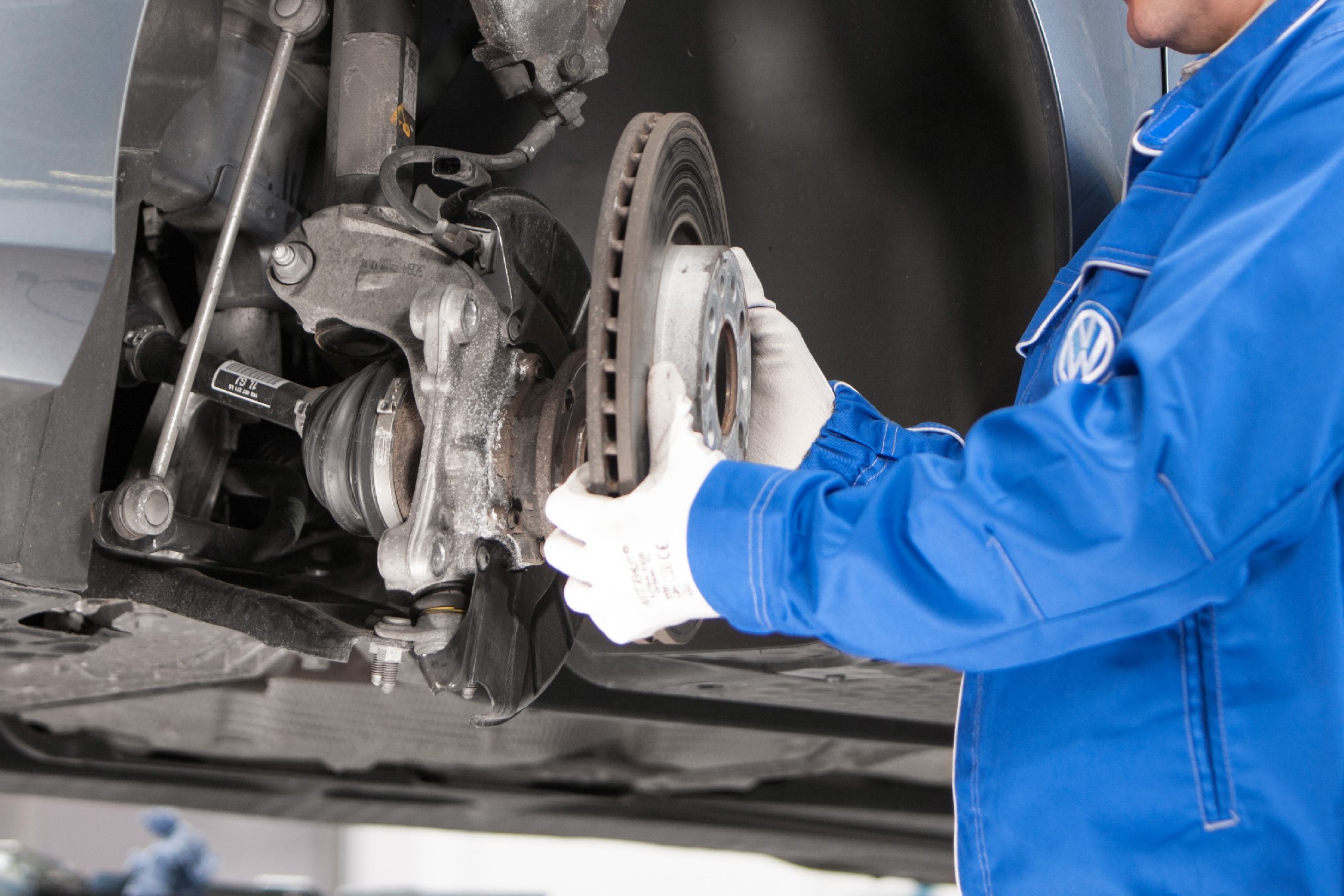 How To – Change Your Brake Discs | Car & Classic Magazine