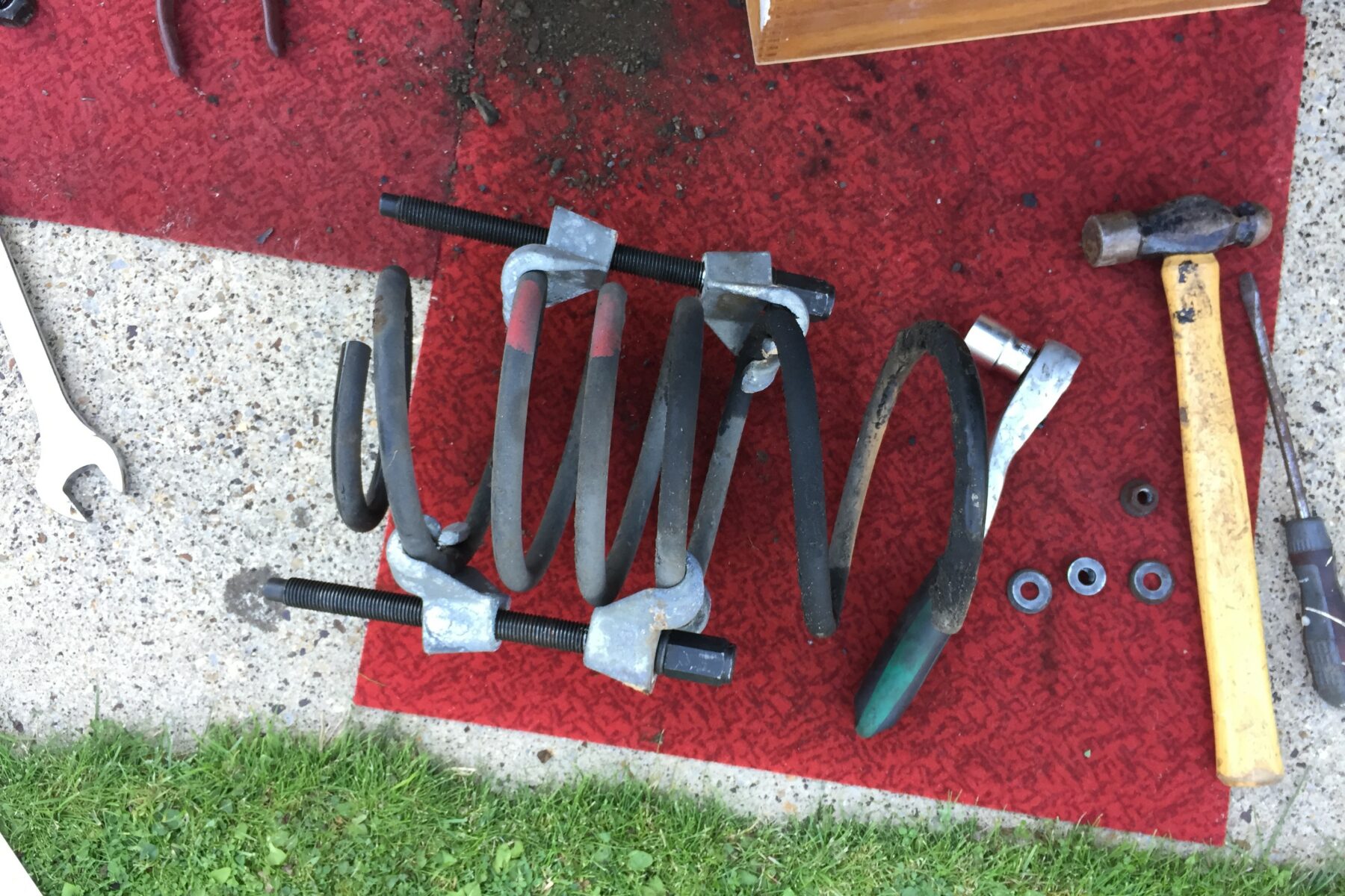 Hilka Coil Spring Compressor Kit- Product Review | Car & Classic Magazine