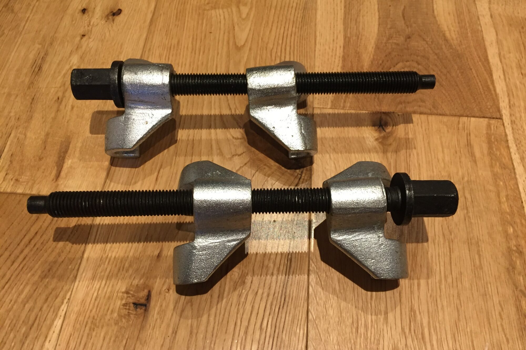 Hilka Coil Spring Compressor Kit- Product Review | Car & Classic Magazine