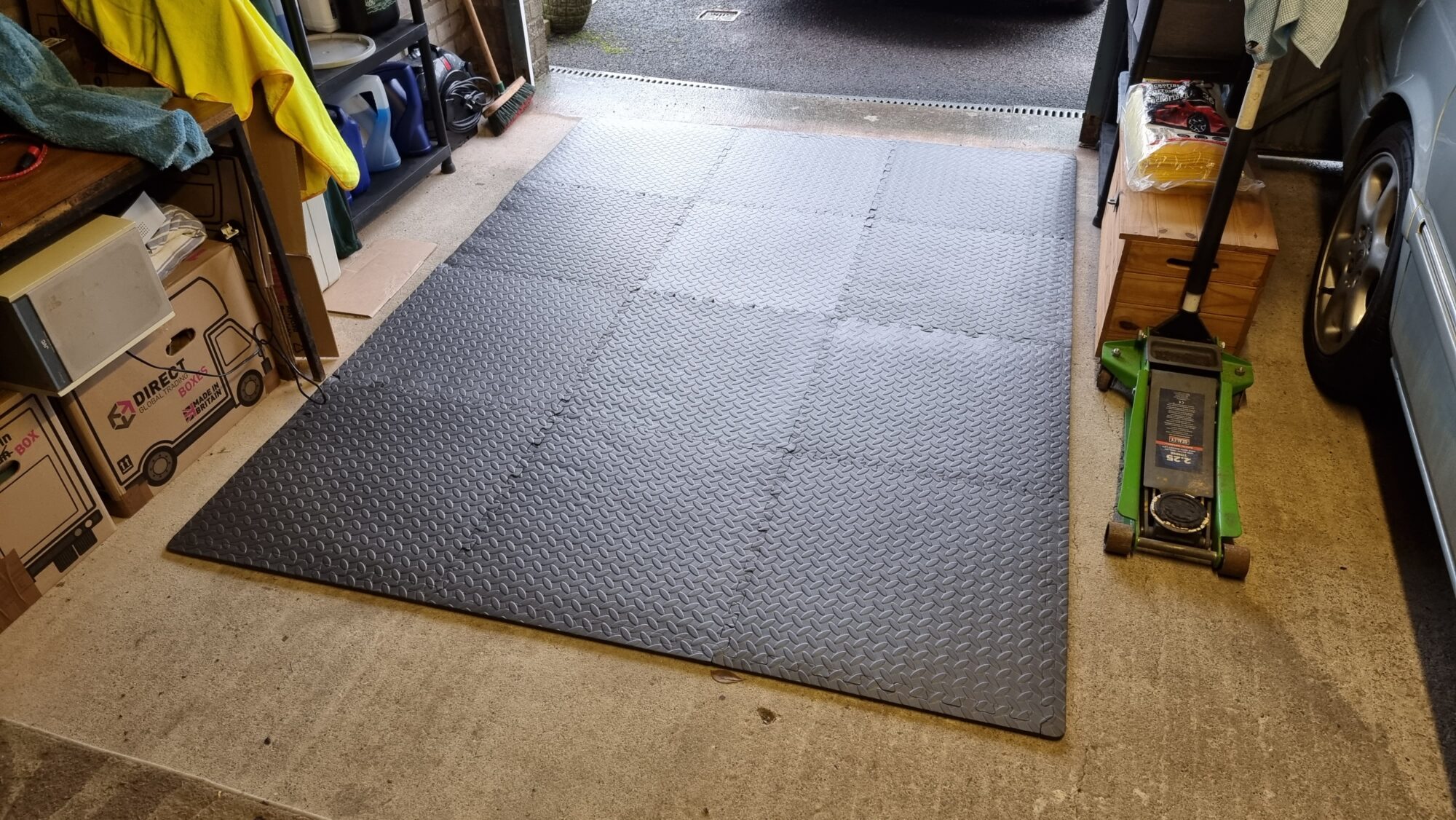 Halfords Garage Matting- Product Review | Car & Classic Magazine