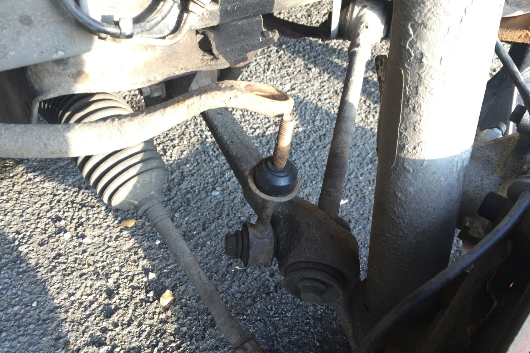 How To – Change Your Anti Roll Bar Links | Car & Classic Magazine