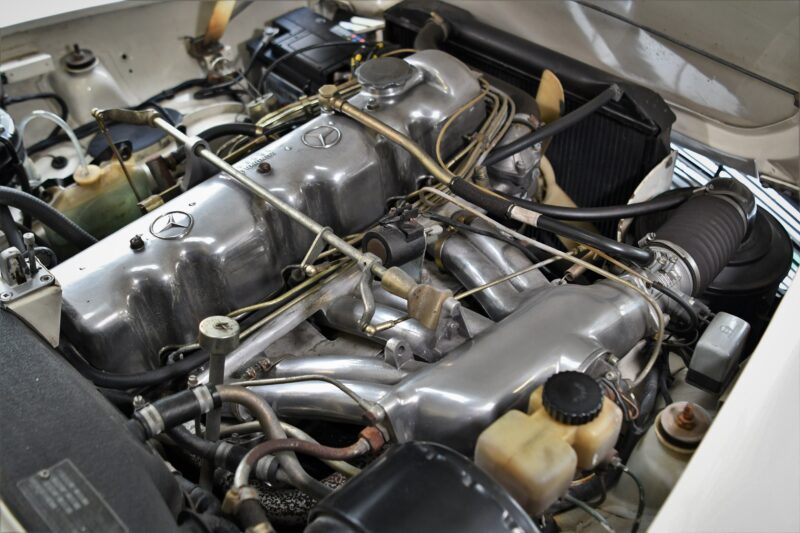 1965 Mercedes 230SL – Auction Car of the Week | Car & Classic Magazine