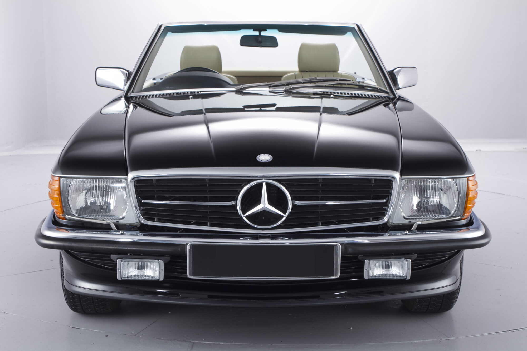 The Mercedes R107 – Five Things You Need To Know | Car & Classic Magazine