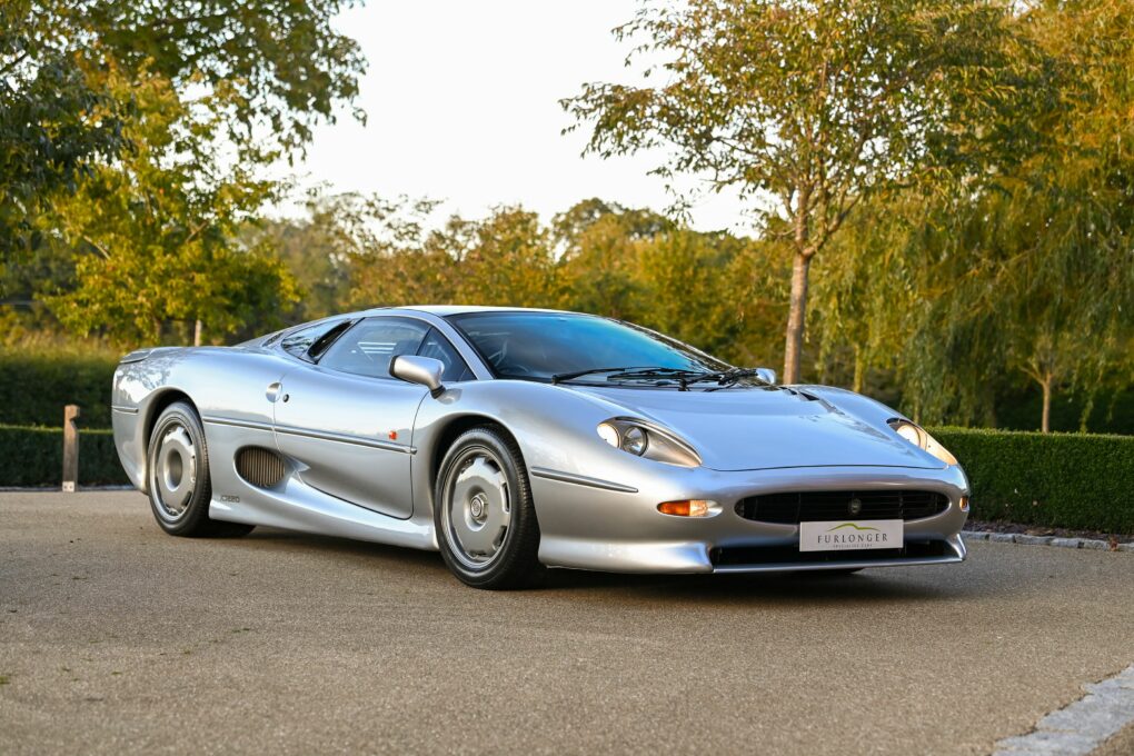 1992 Jaguar XJ220 – Classified of the Week | Car & Classic Magazine