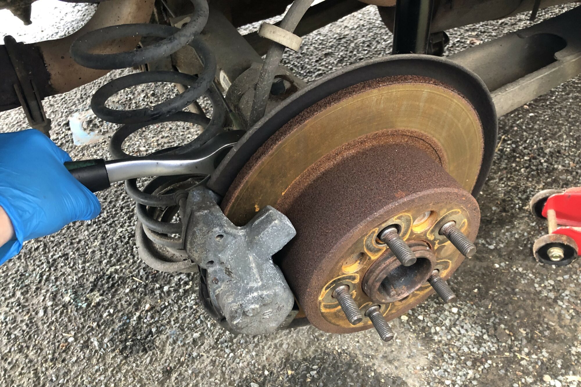 How To – Change Your Brake Shoes | Car & Classic Magazine