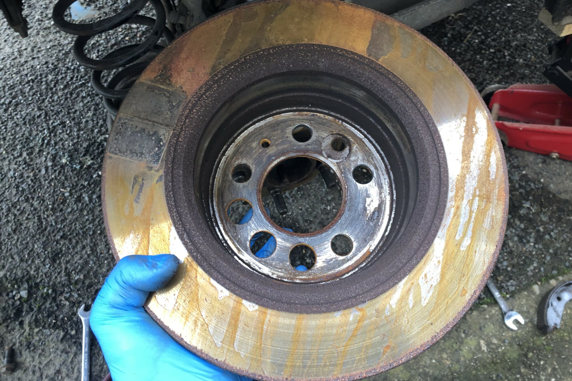 How To – Change Your Brake Shoes | Car & Classic Magazine