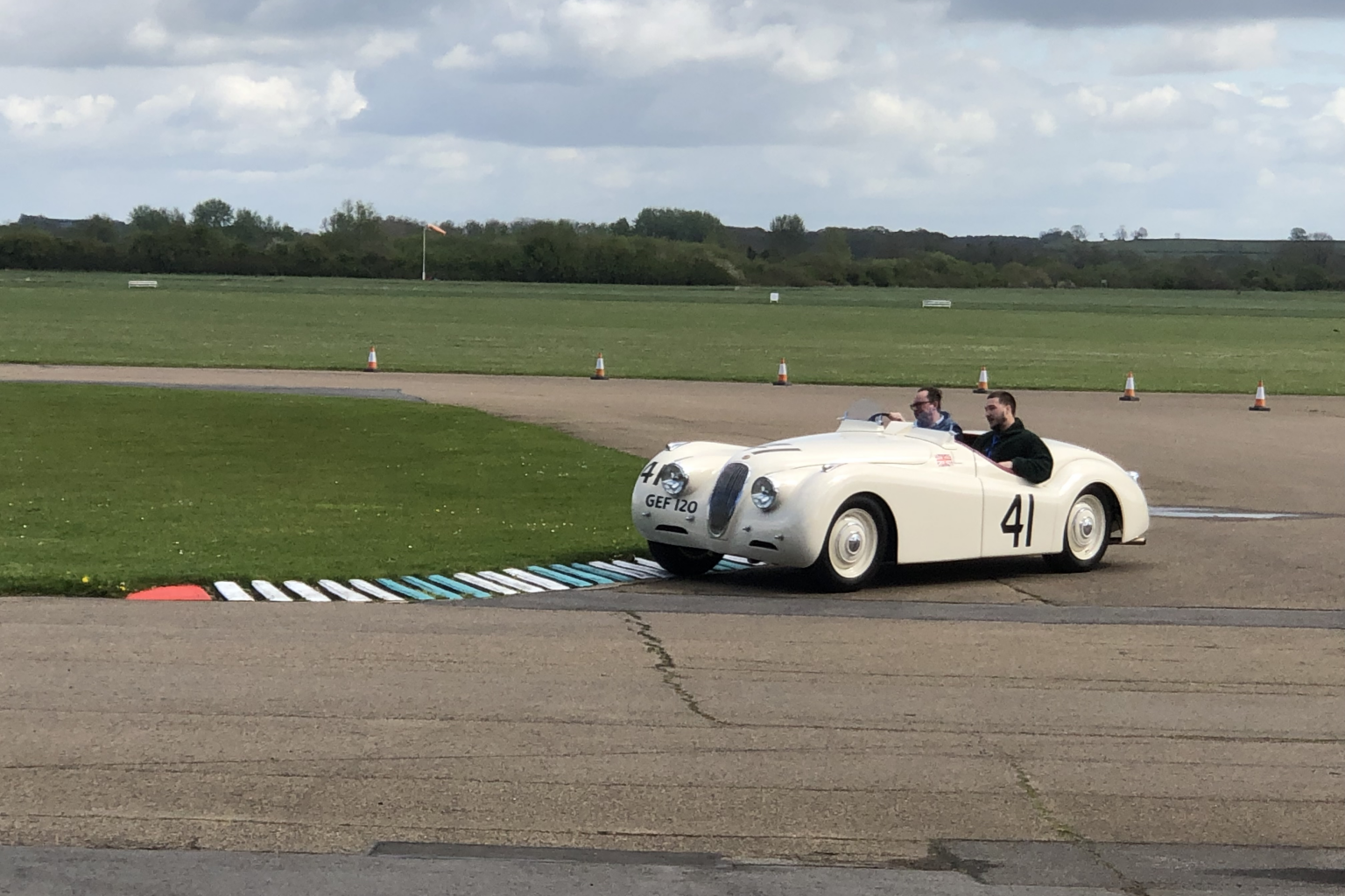 Why You Should Join a Car Club | Car & Classic Magazine