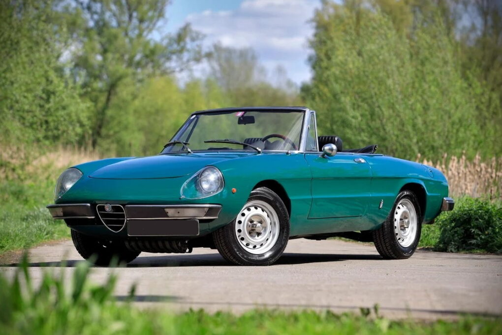 The Alfa Romeo Spider 105/115 – Five Things You Need To Know | Car & Classic Magazine