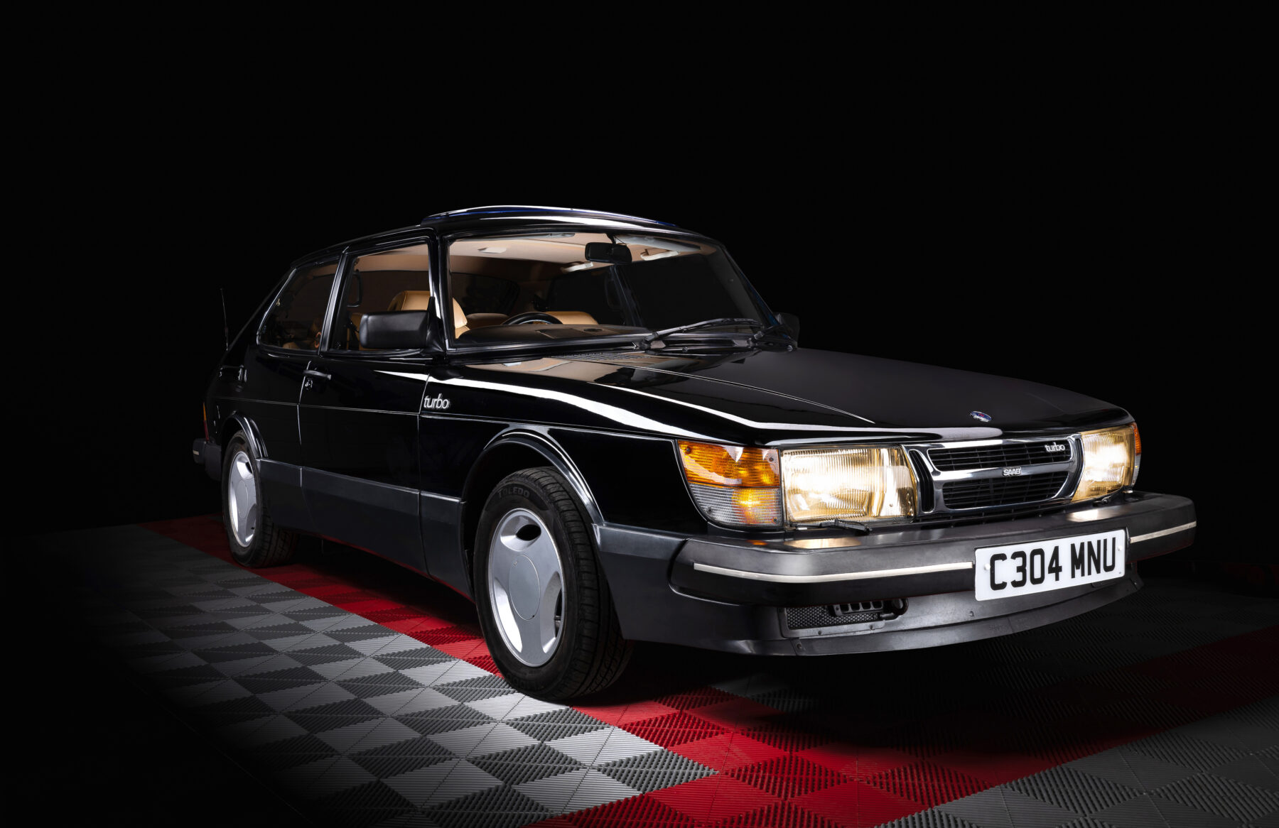 Saab 900 T16S – Cult Classic, Not Best Seller | Car & Classic Magazine