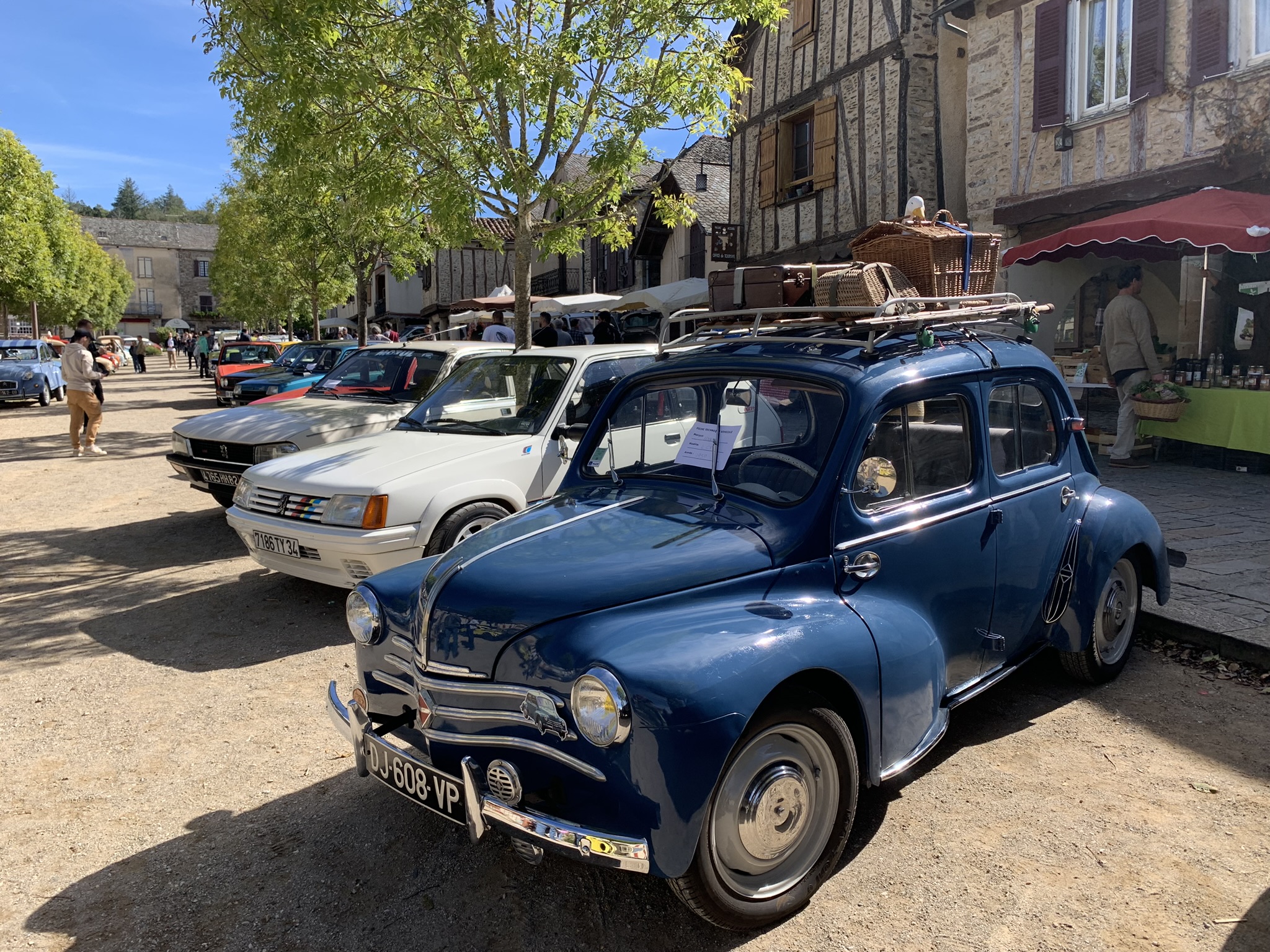 Auto Moto Retro – The Unifying Power of Classics | Car & Classic Magazine