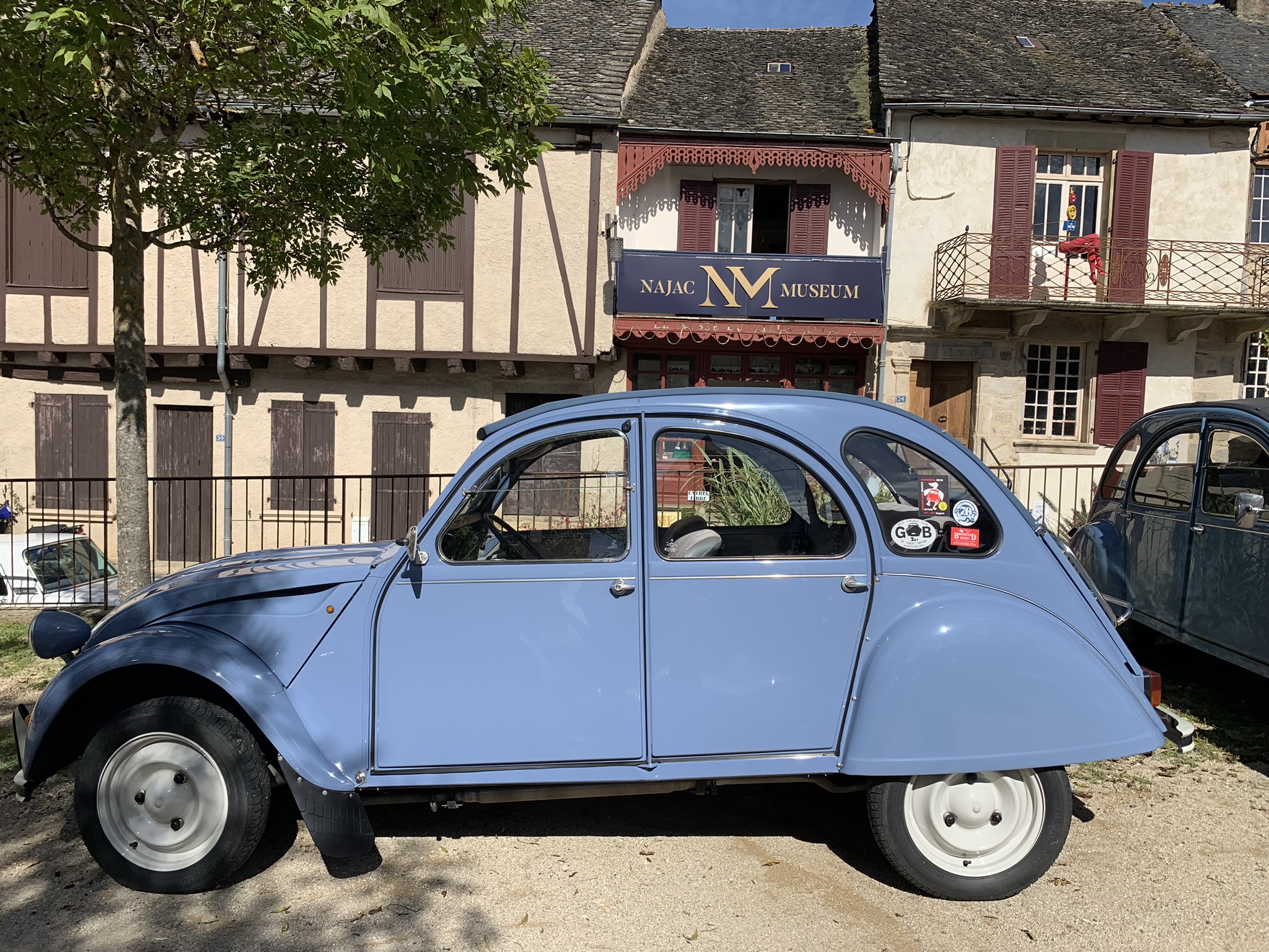 Auto Moto Retro – The Unifying Power of Classics | Car & Classic Magazine