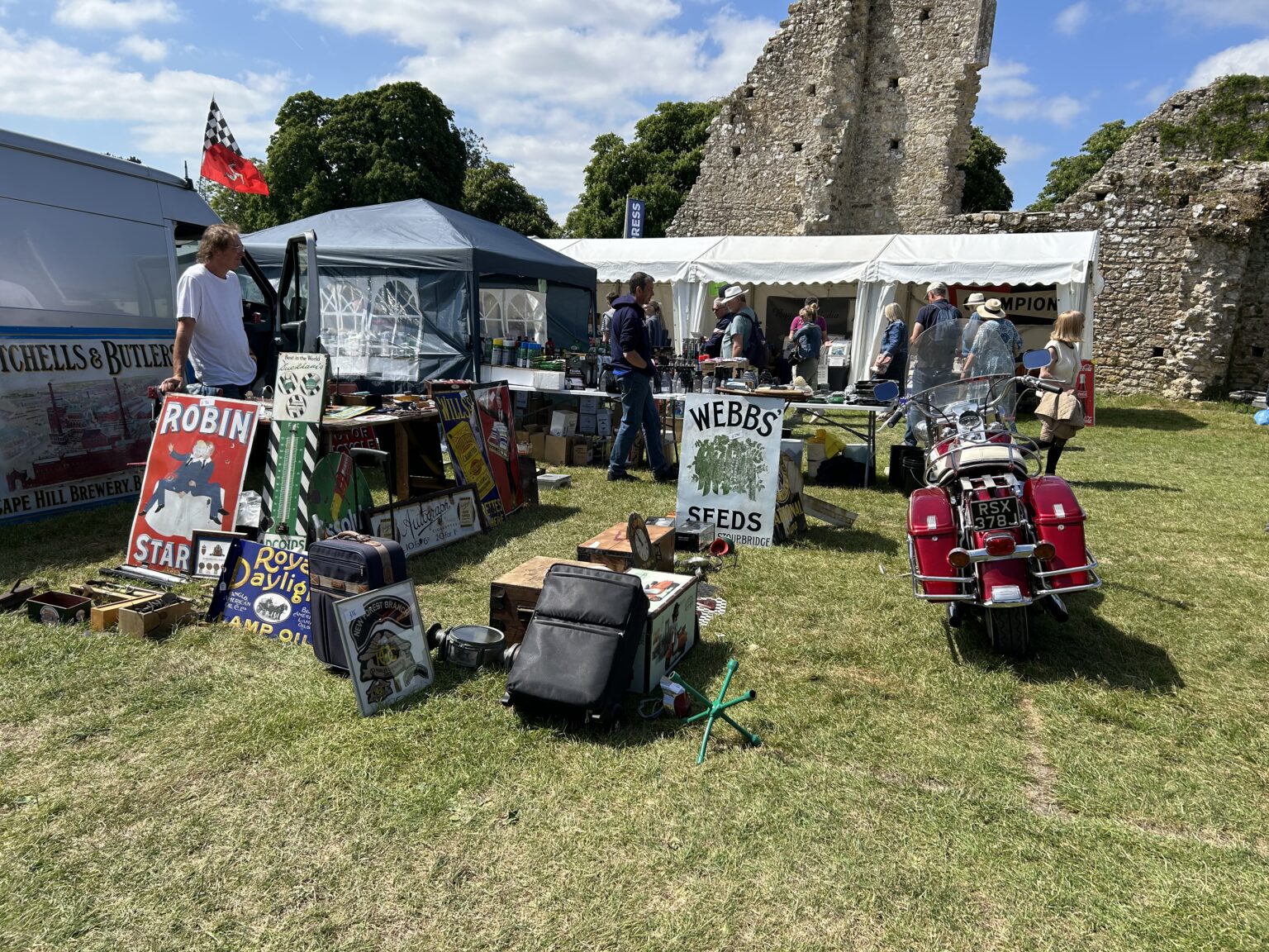 How To Find Bargains at an Autojumble | Car & Classic Magazine